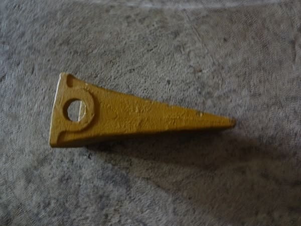 (Backhoe) Ripper Tooth (Replacement) - WoodMaxx